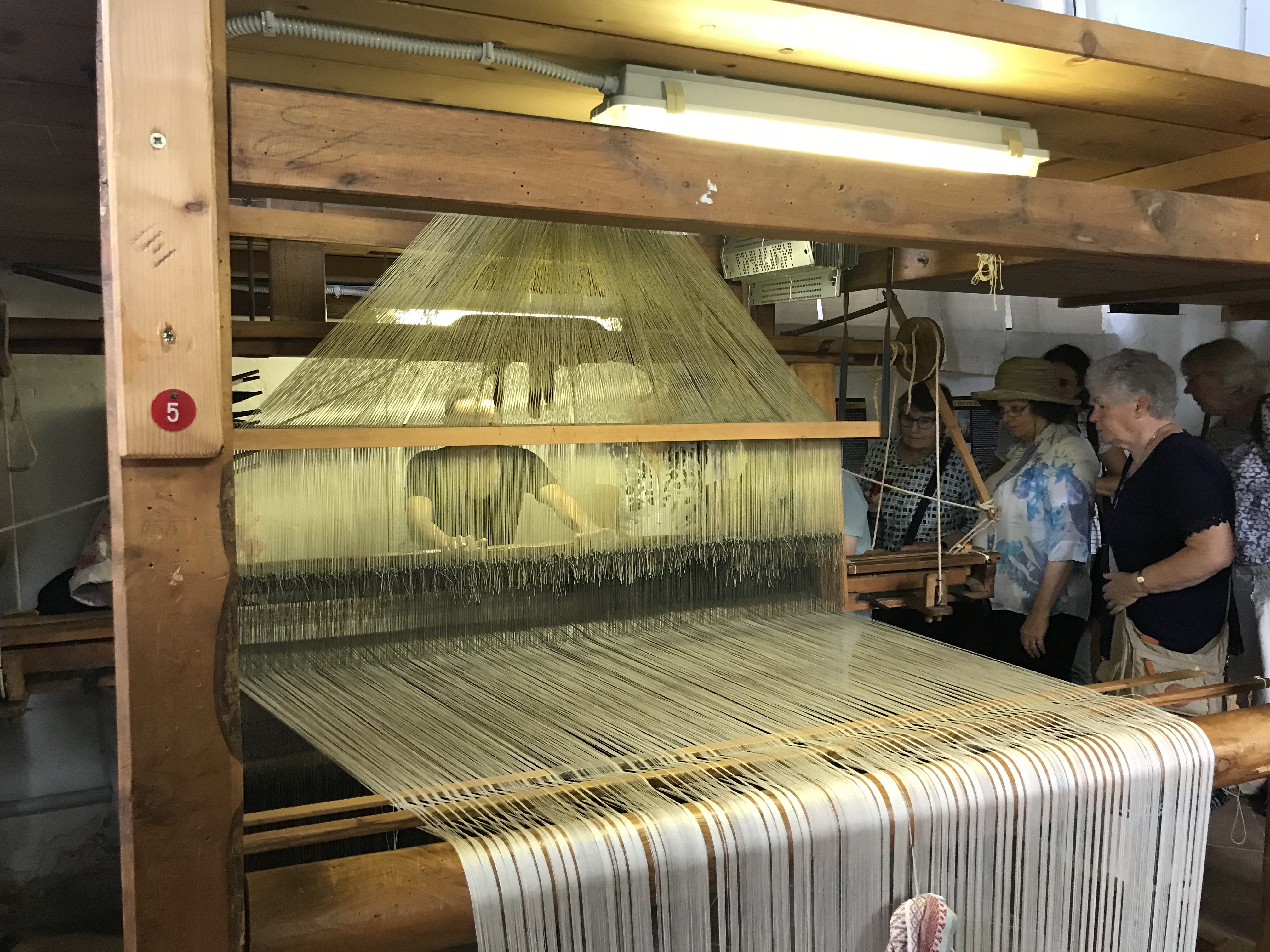 Jacquard weaving in Perugia | Finder of Treasures